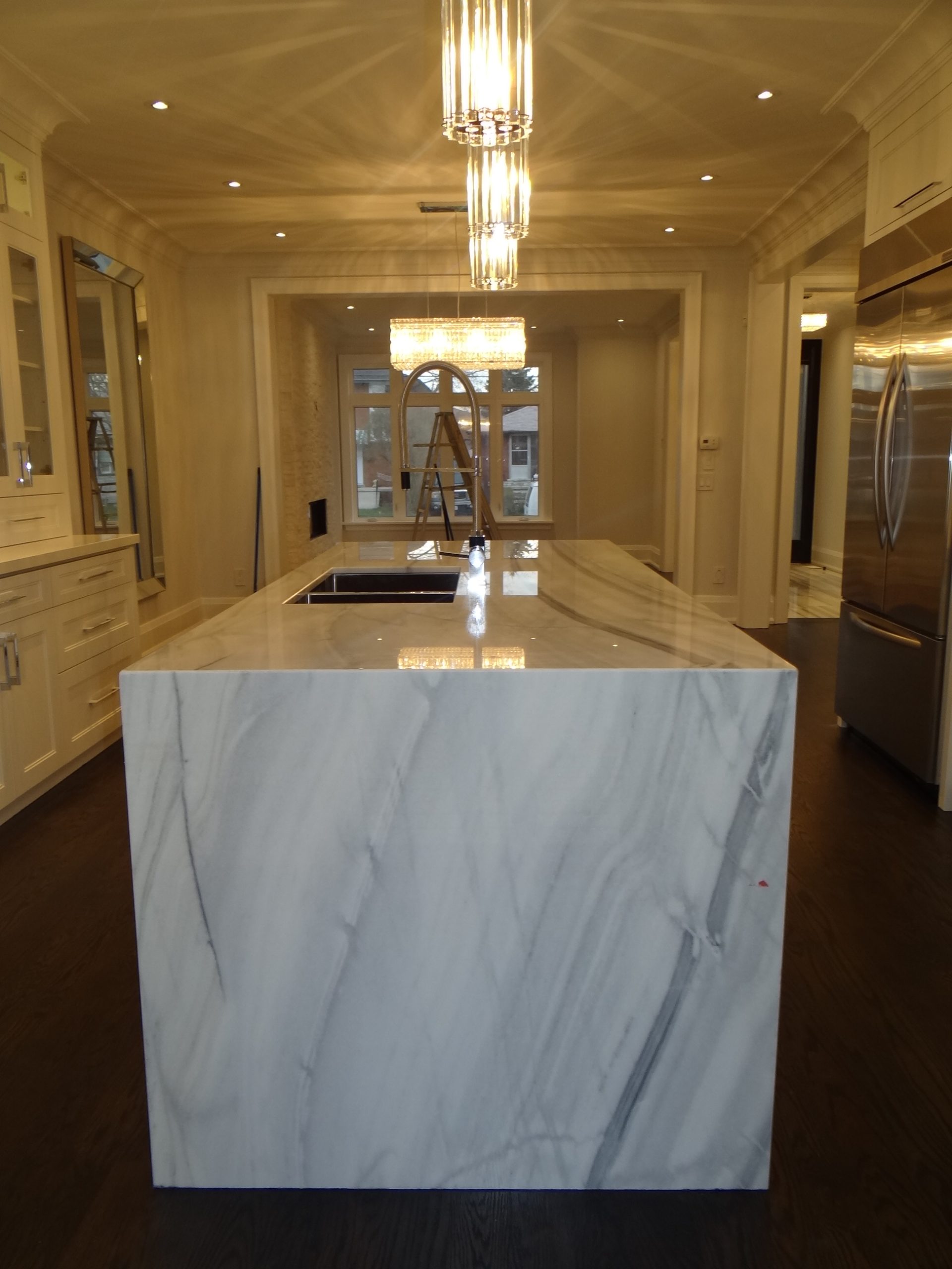 Equator marble island and pure white caesarstone kitchen - MaxSpace ...
