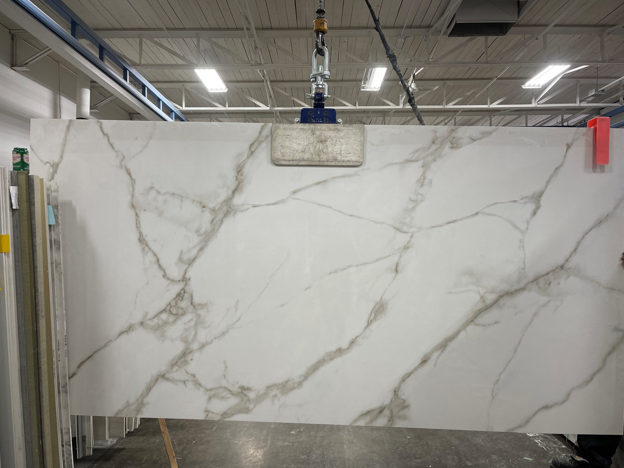 Calacatta Porcelain – Striking White & Grey Surface for Your Home